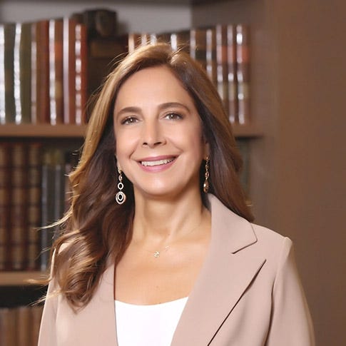 Zeina Akar – Medium