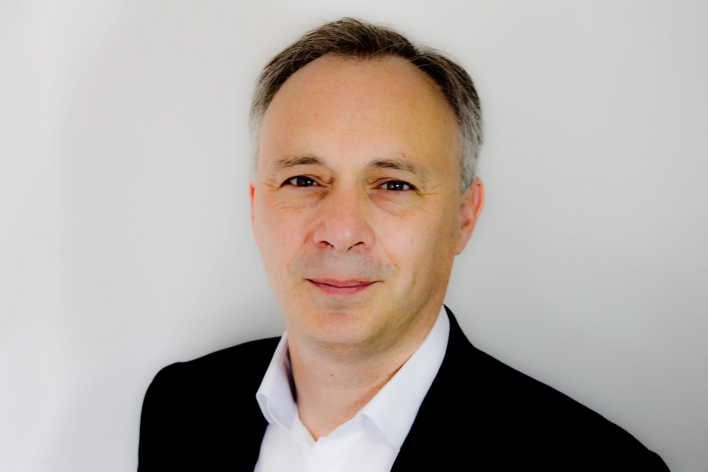 Richard Maton – Medium