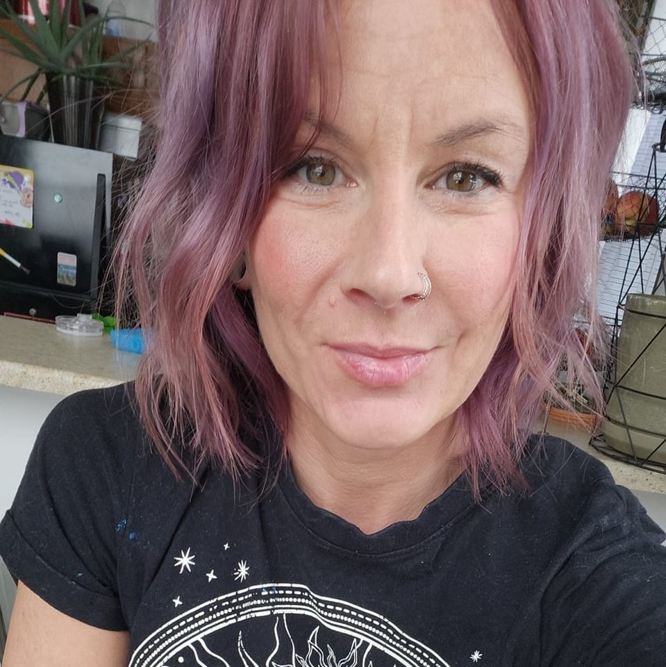 Elaine Elizabeth – Medium