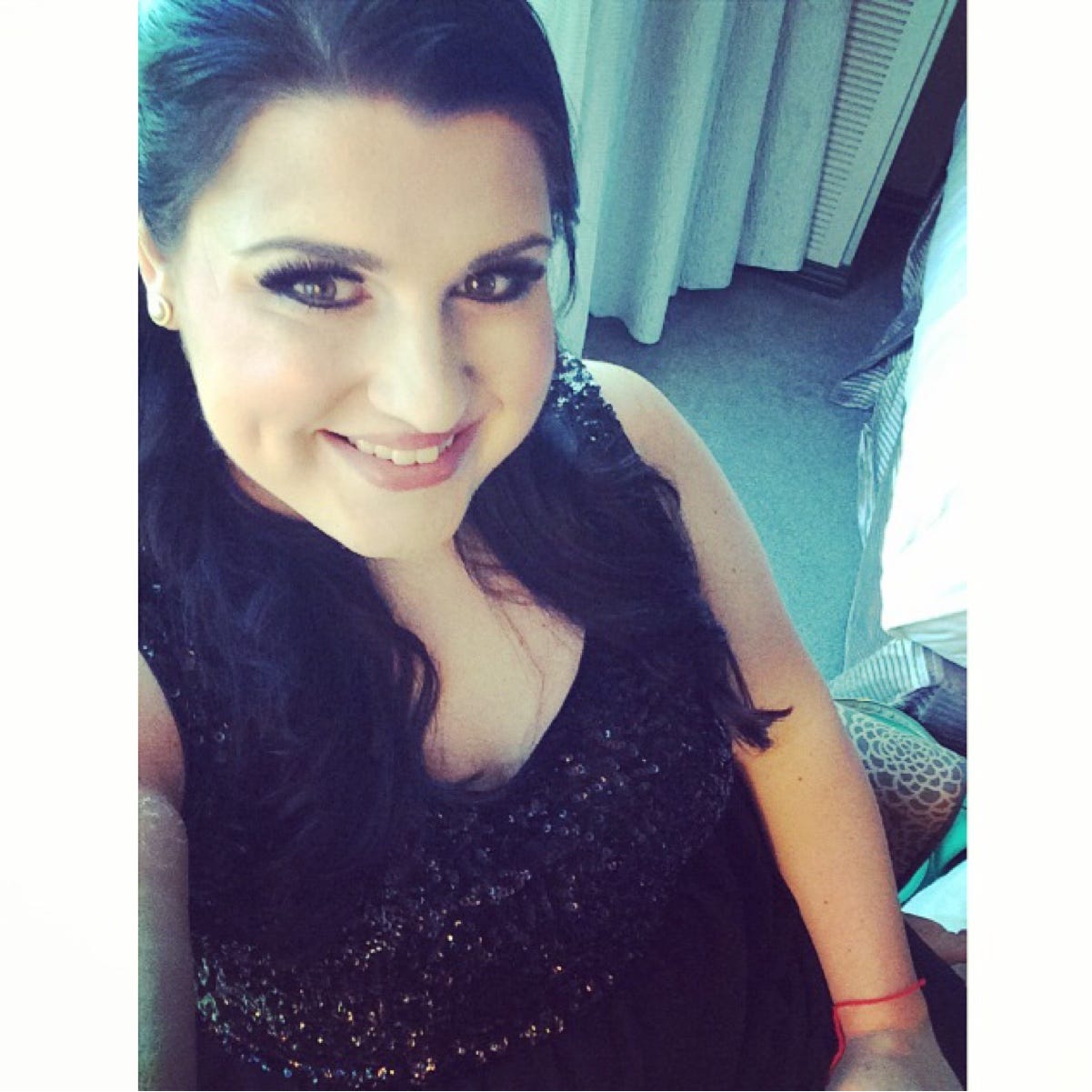 Simona Belau – Medium