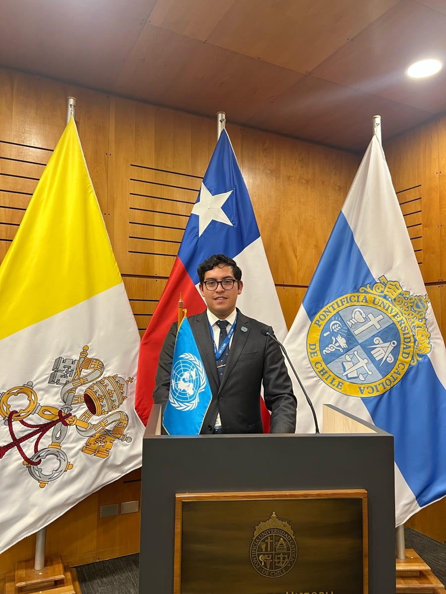 Guillermo Ulloa Zavalla – Medium