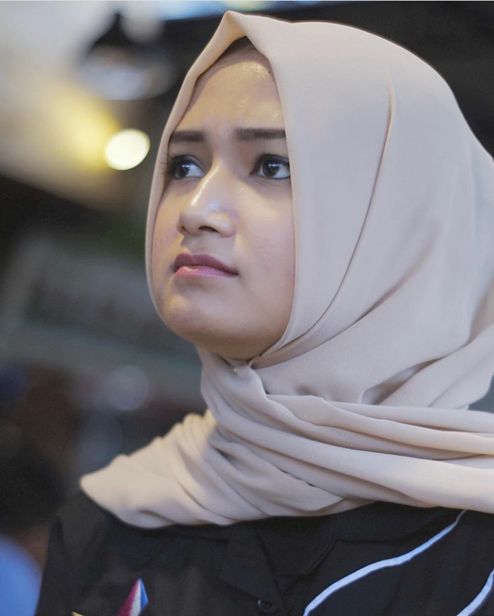 Riska Humaira – Medium