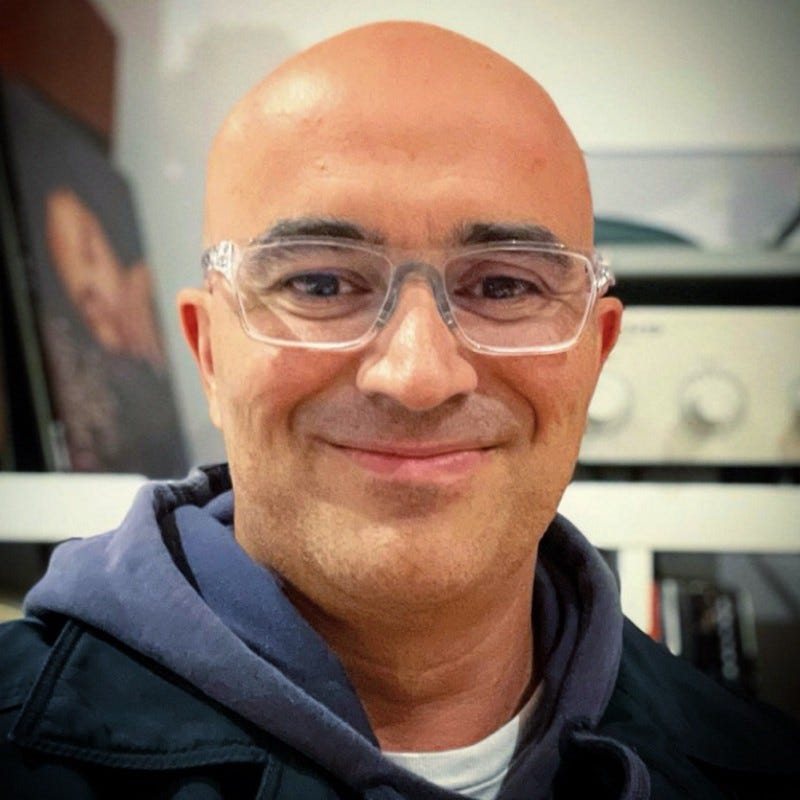 Ivan Peralta – Medium