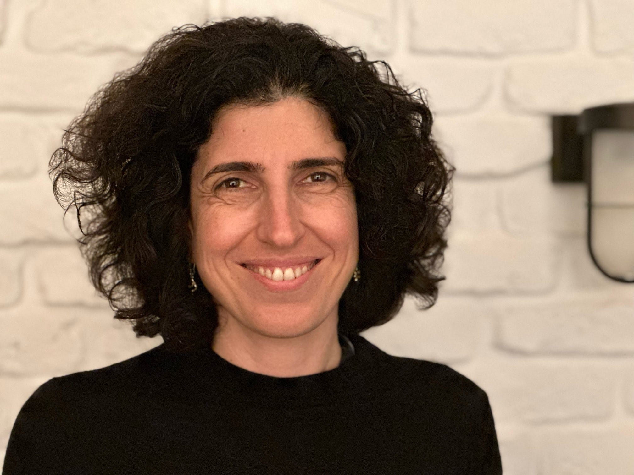 Tamar Kashti – Medium