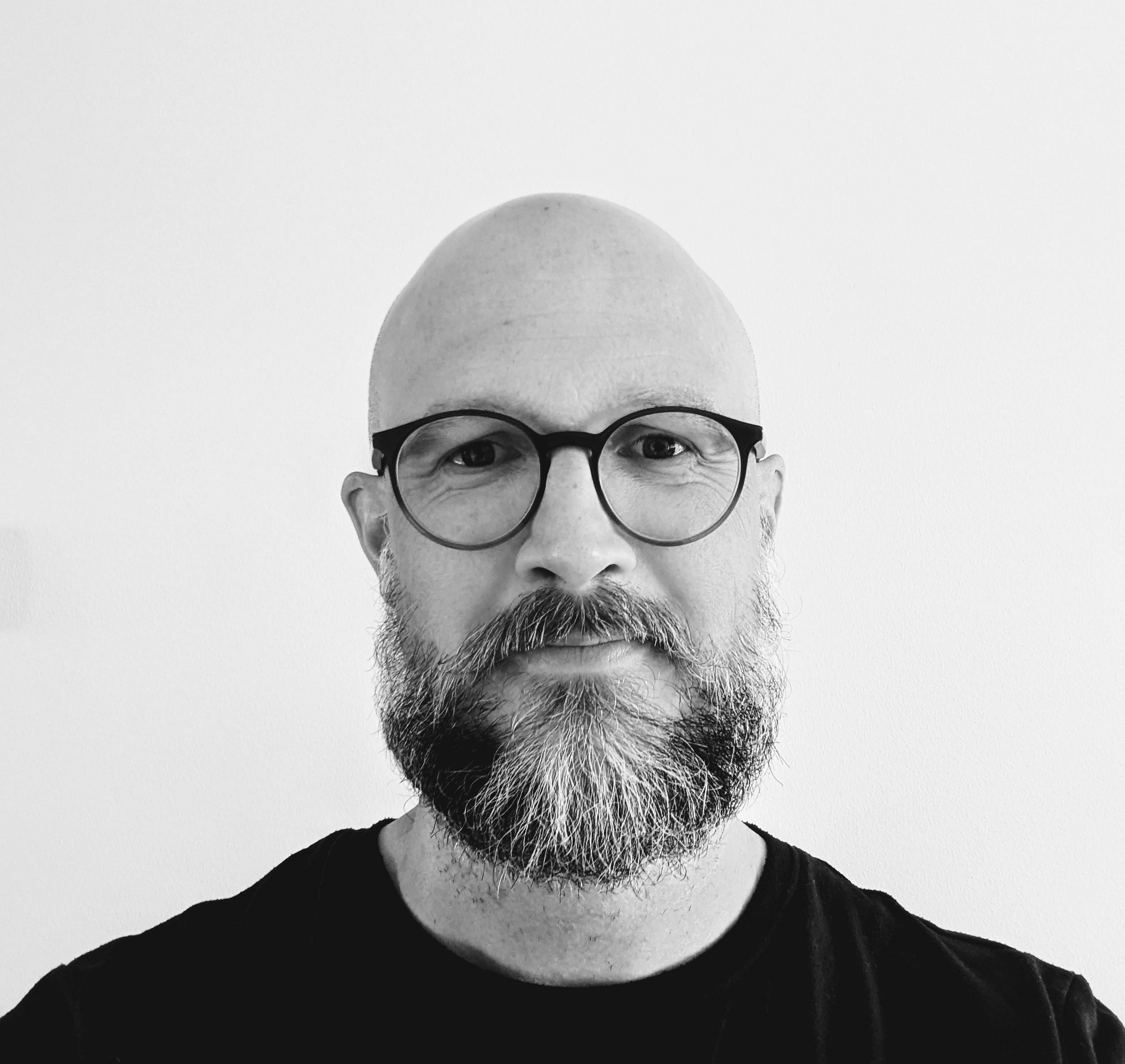 Jens Hofer – Medium
