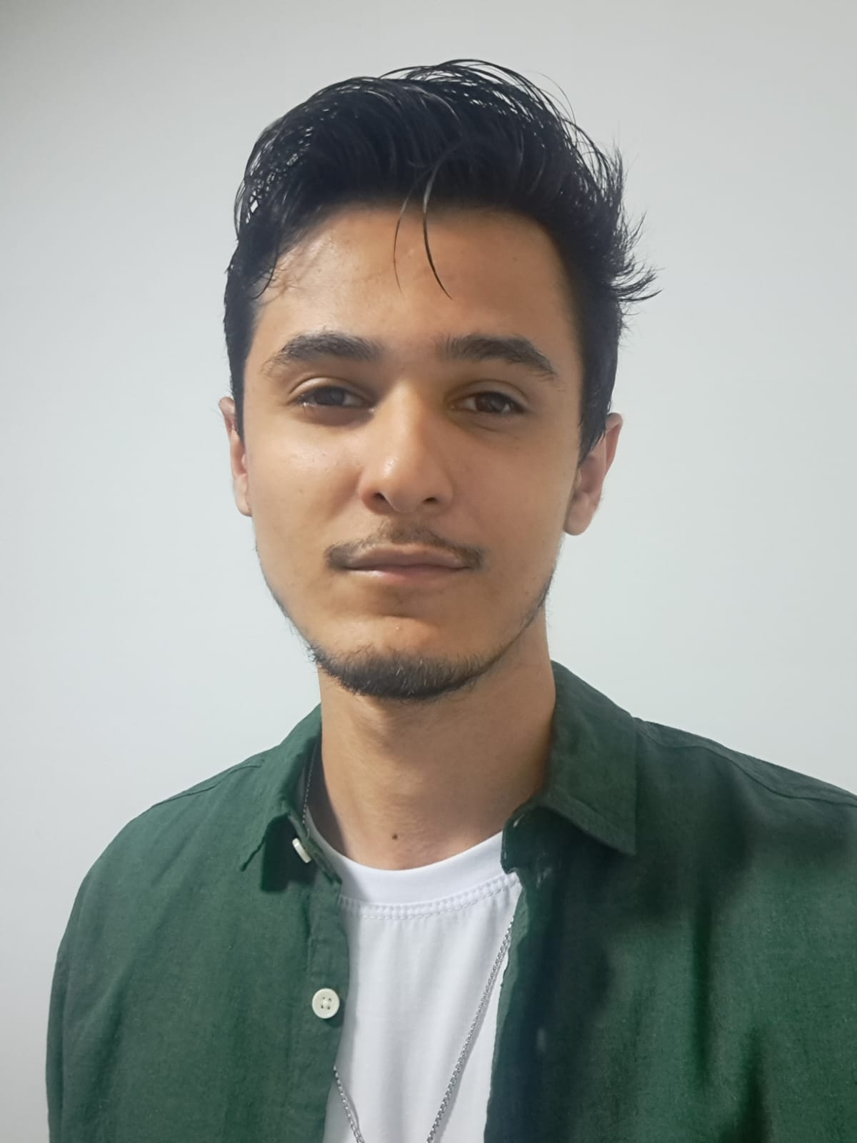 Lucas Bueno – Medium