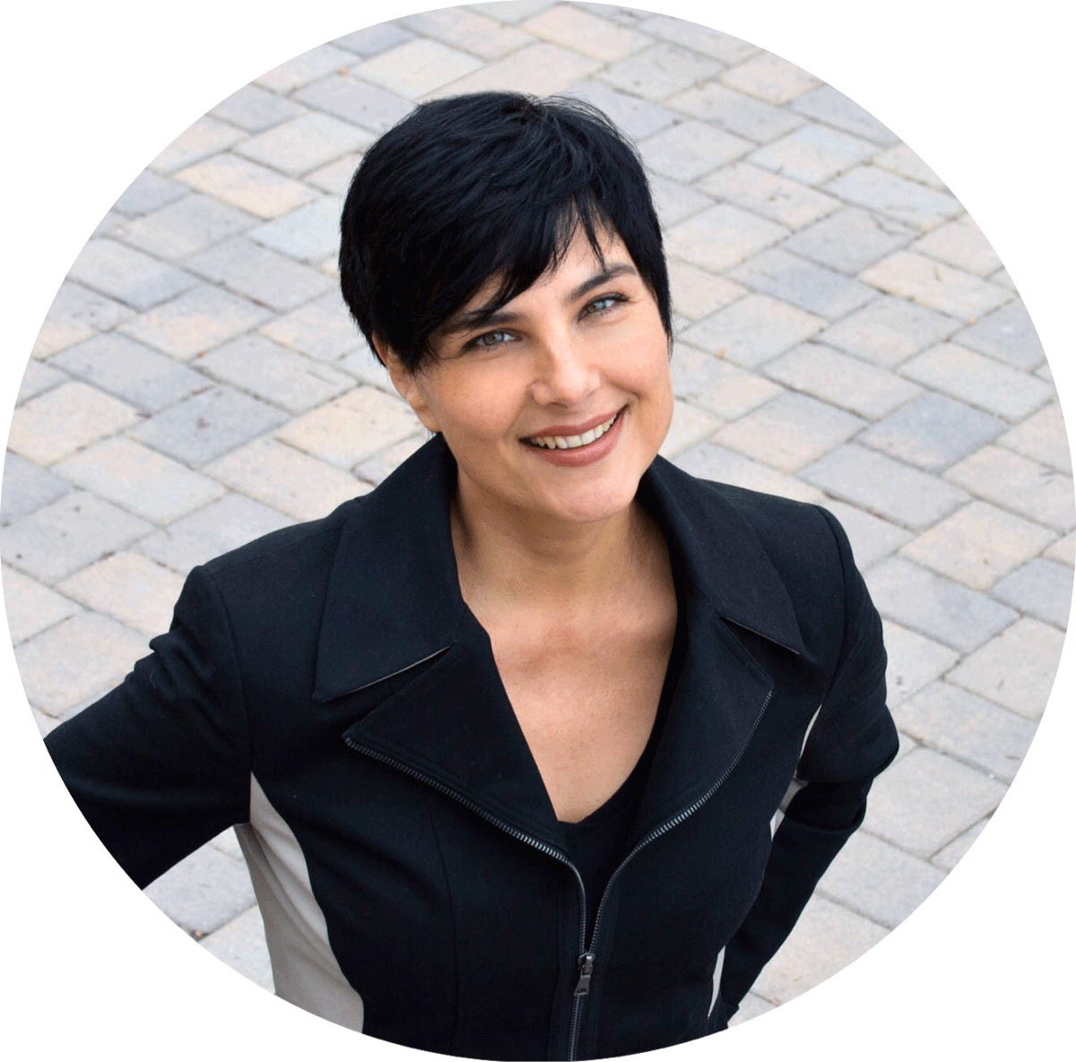 Laura Tate – Medium
