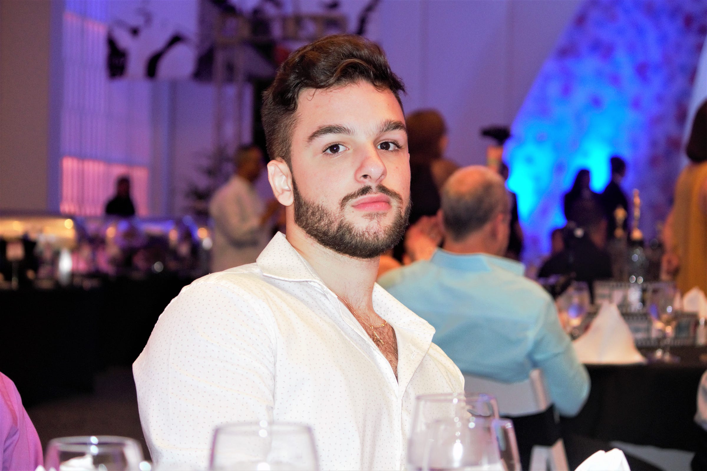 Anthony Lara – Medium