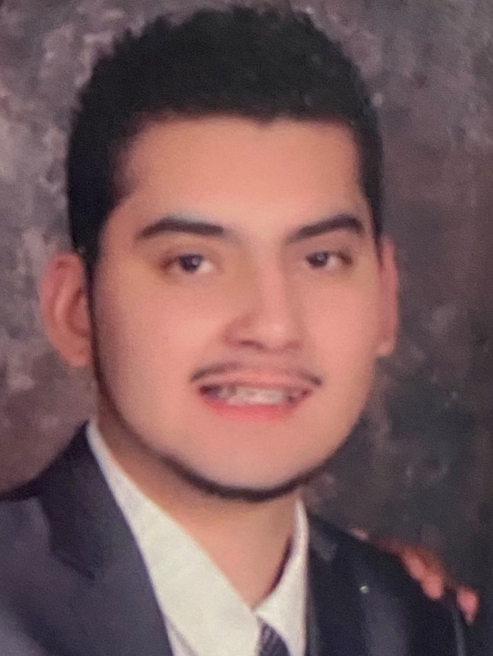 Oscar Guerrero – Medium