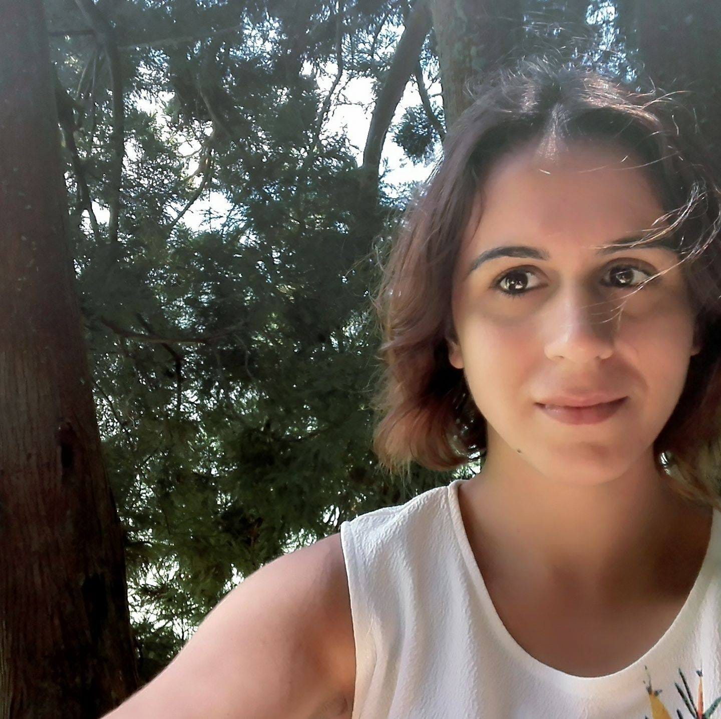 Ana Queiroz – Medium