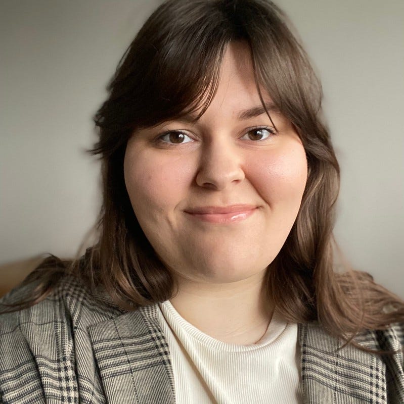 Madison Lowe – Medium
