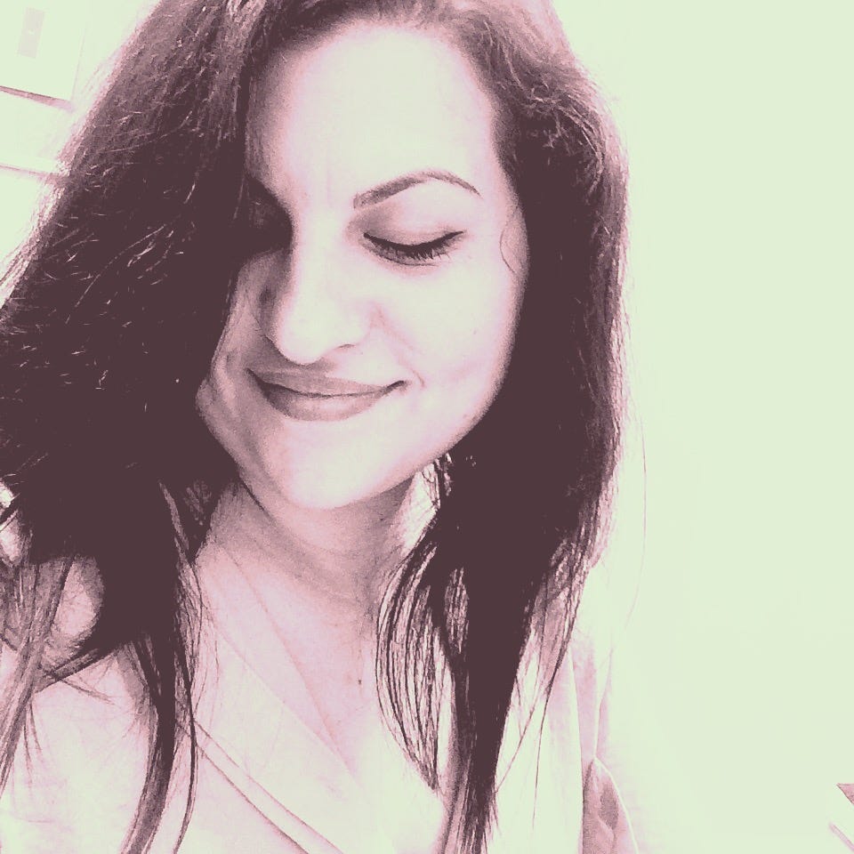 Elodie- – Medium