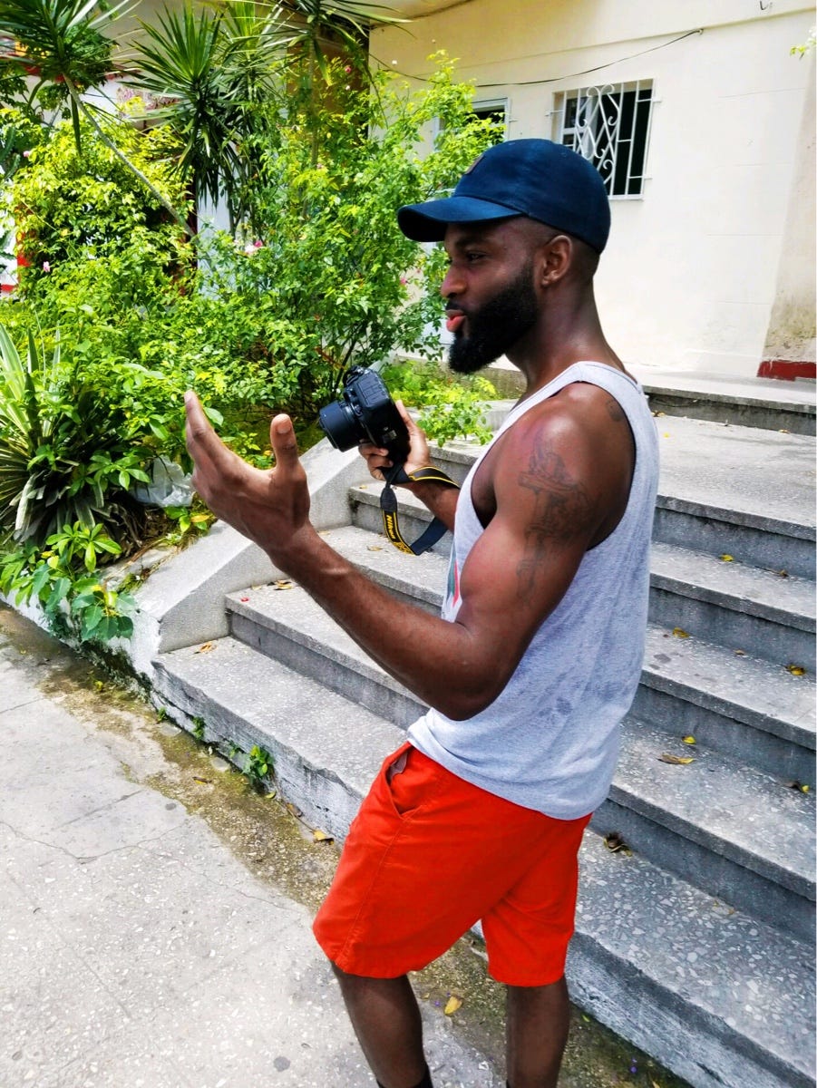 Tunde Aransiola – Medium