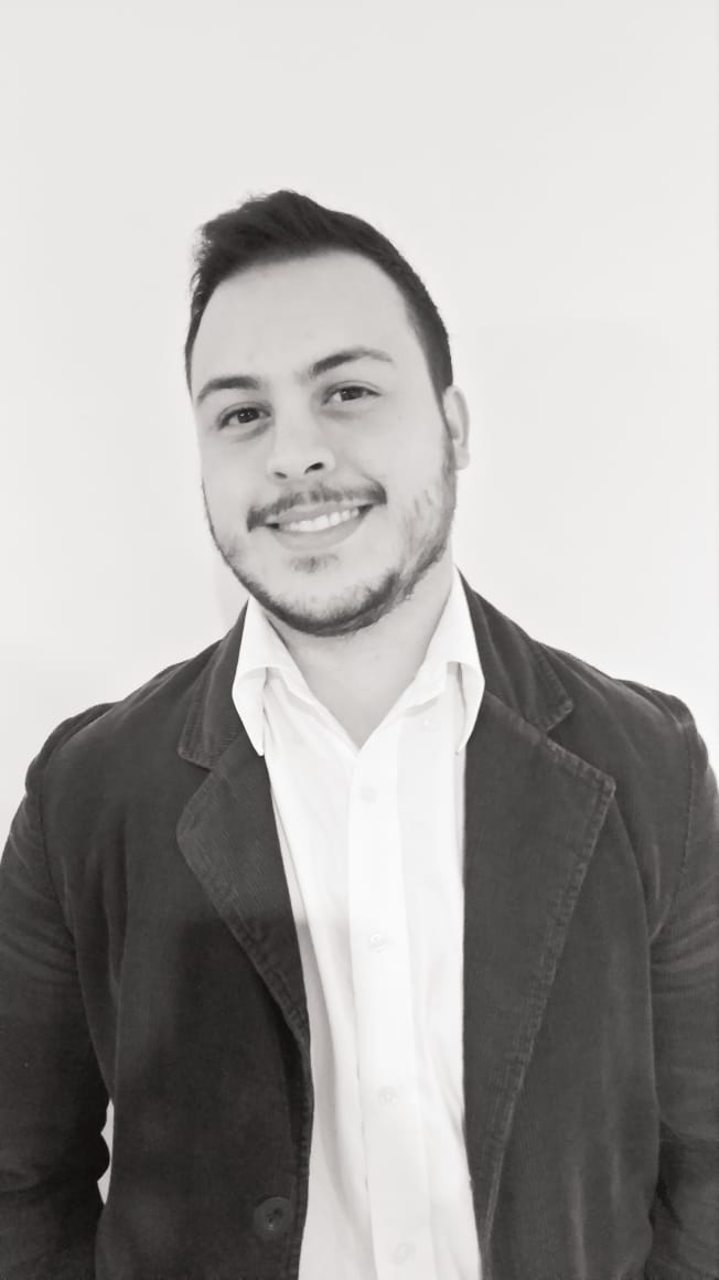 Rodolfo Estevez – Medium