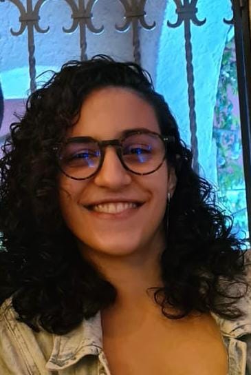 Isadora Vasconcellos – Medium