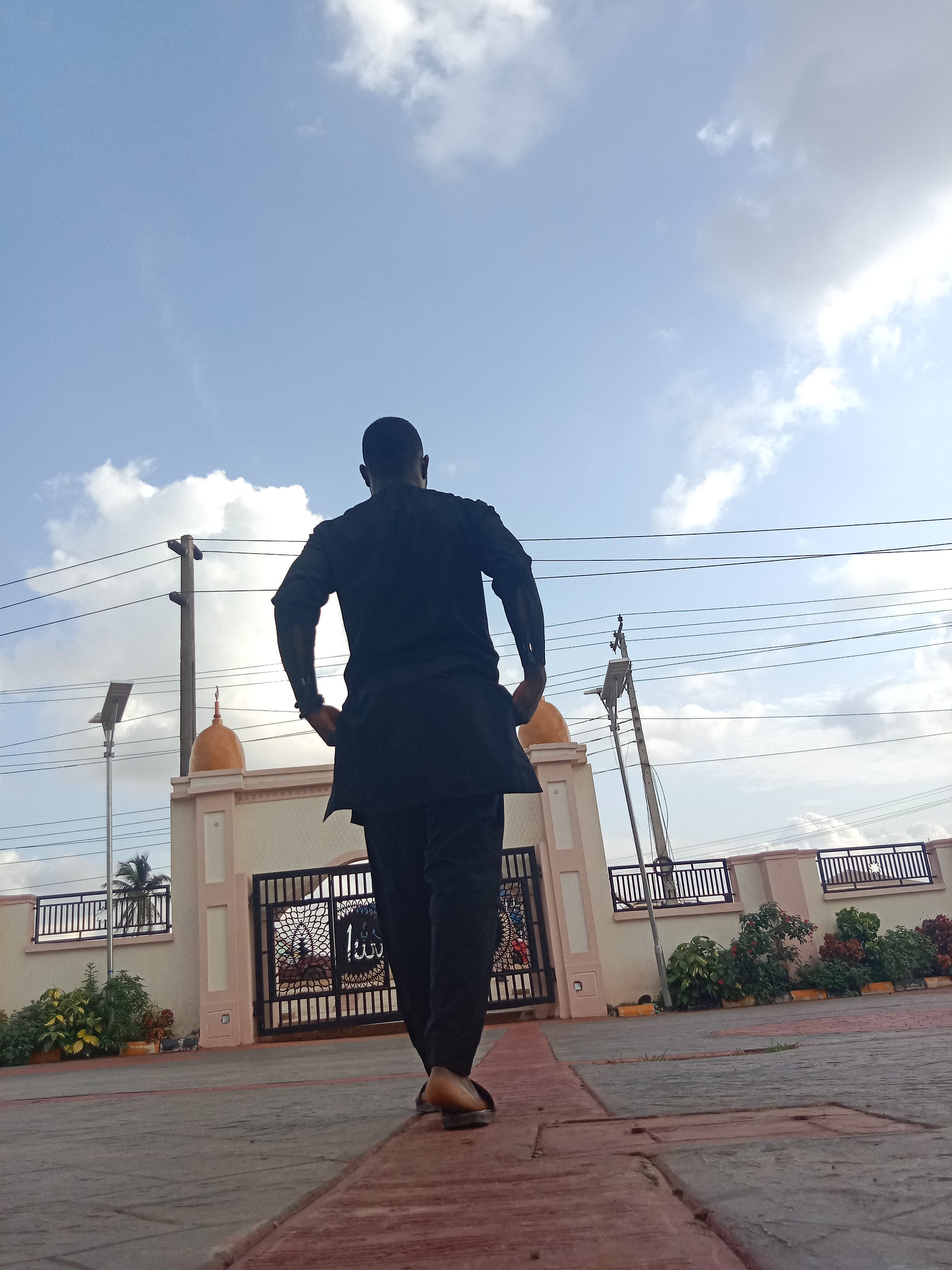 Olateju Oluwatomisin – Medium
