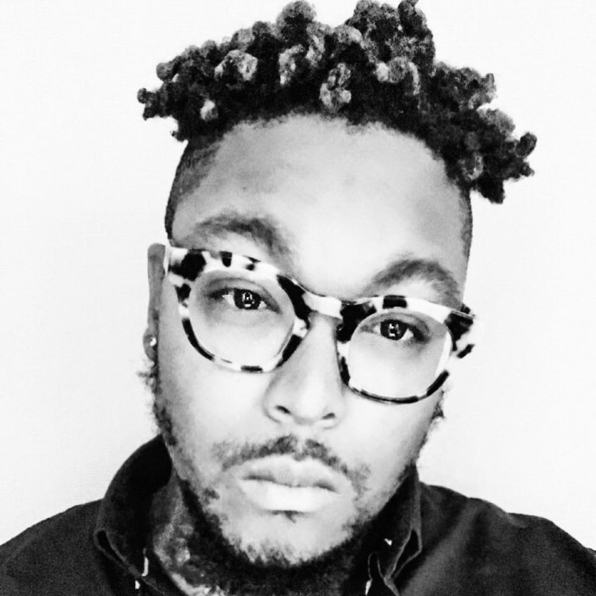 Reggie Davis – Medium