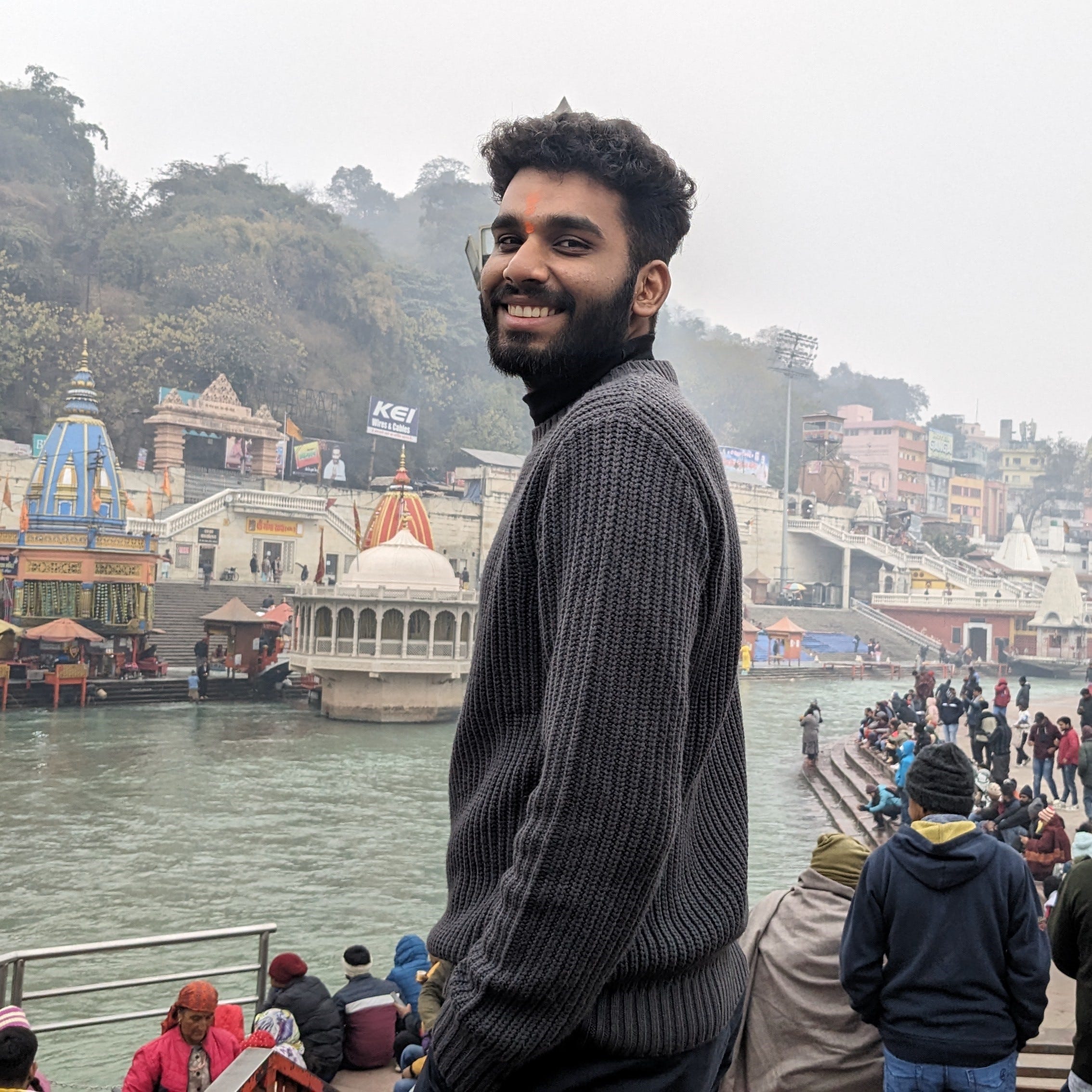 Nevil Bavarva – Medium