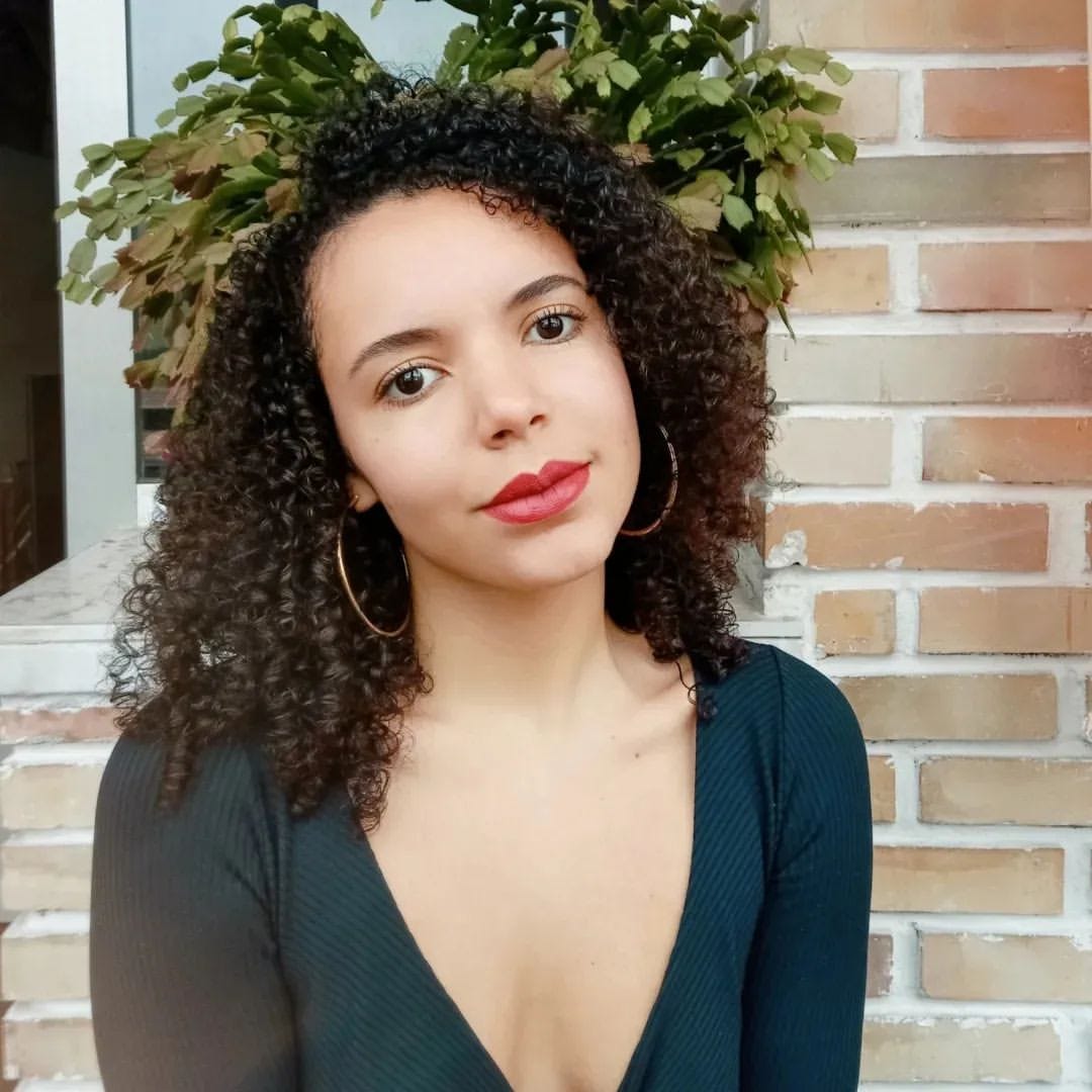 Nadinne Cavalcante – Medium