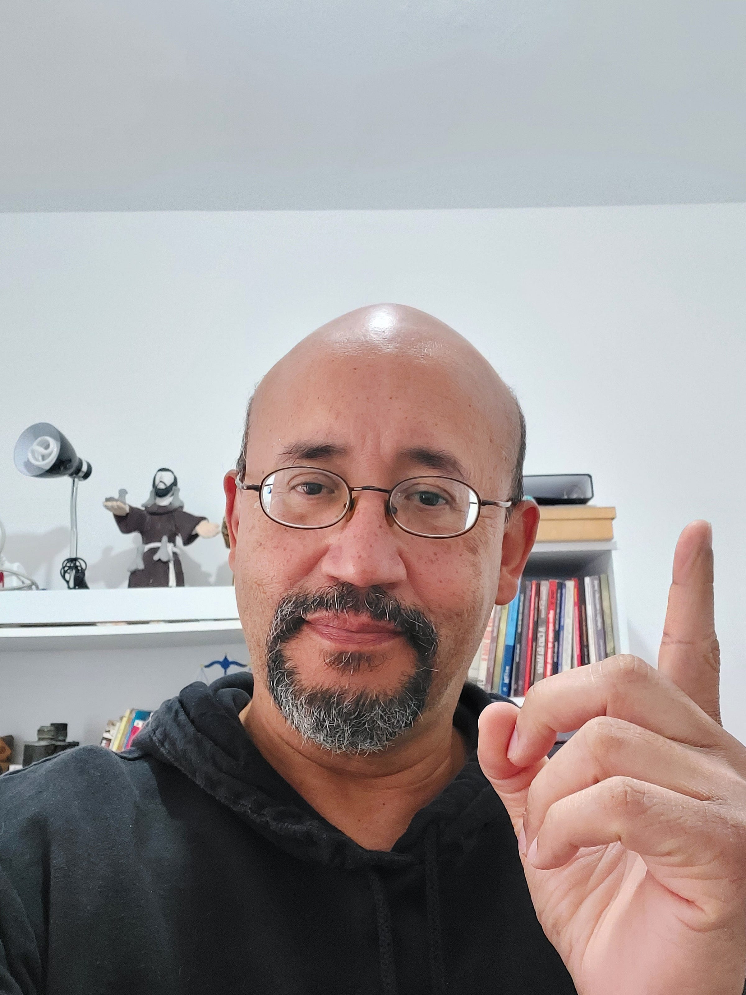 Carlos Paiva – Medium