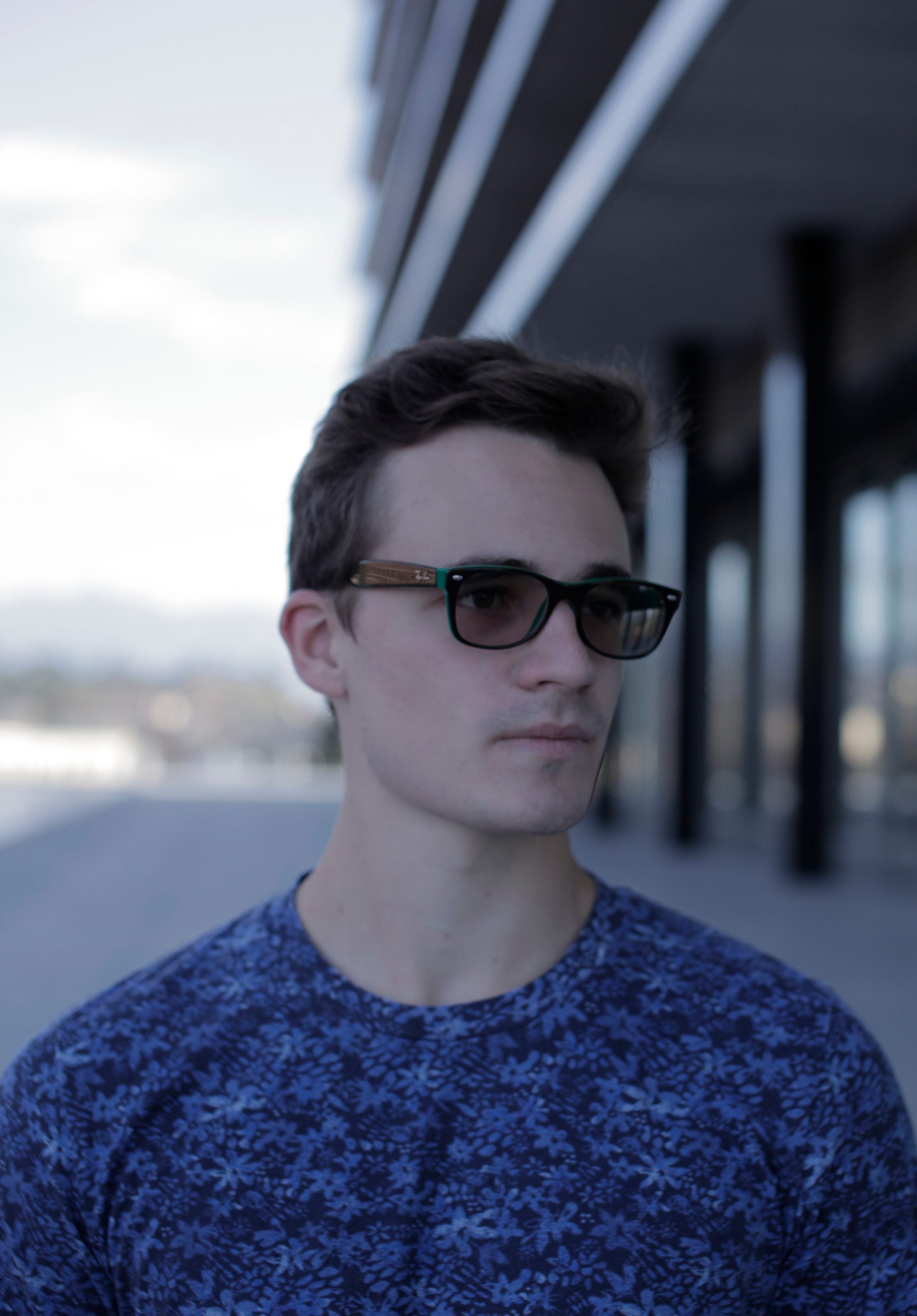 Alexander V – Medium