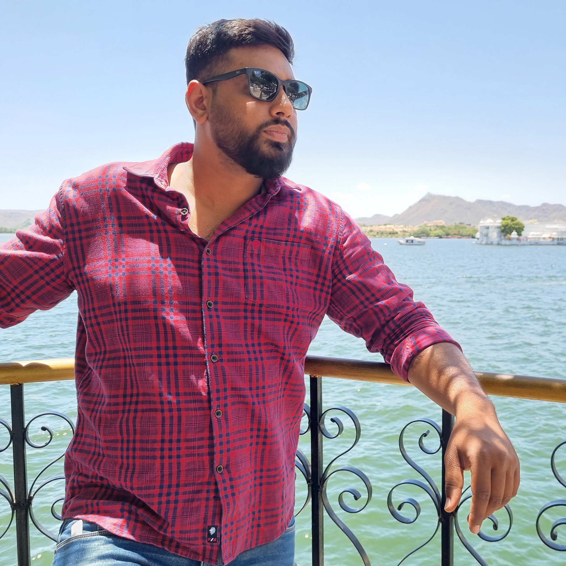 Ravi Solanki – Medium