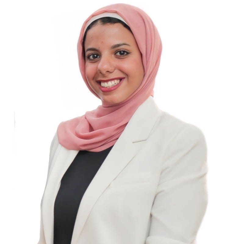 Aya Nasser – Medium