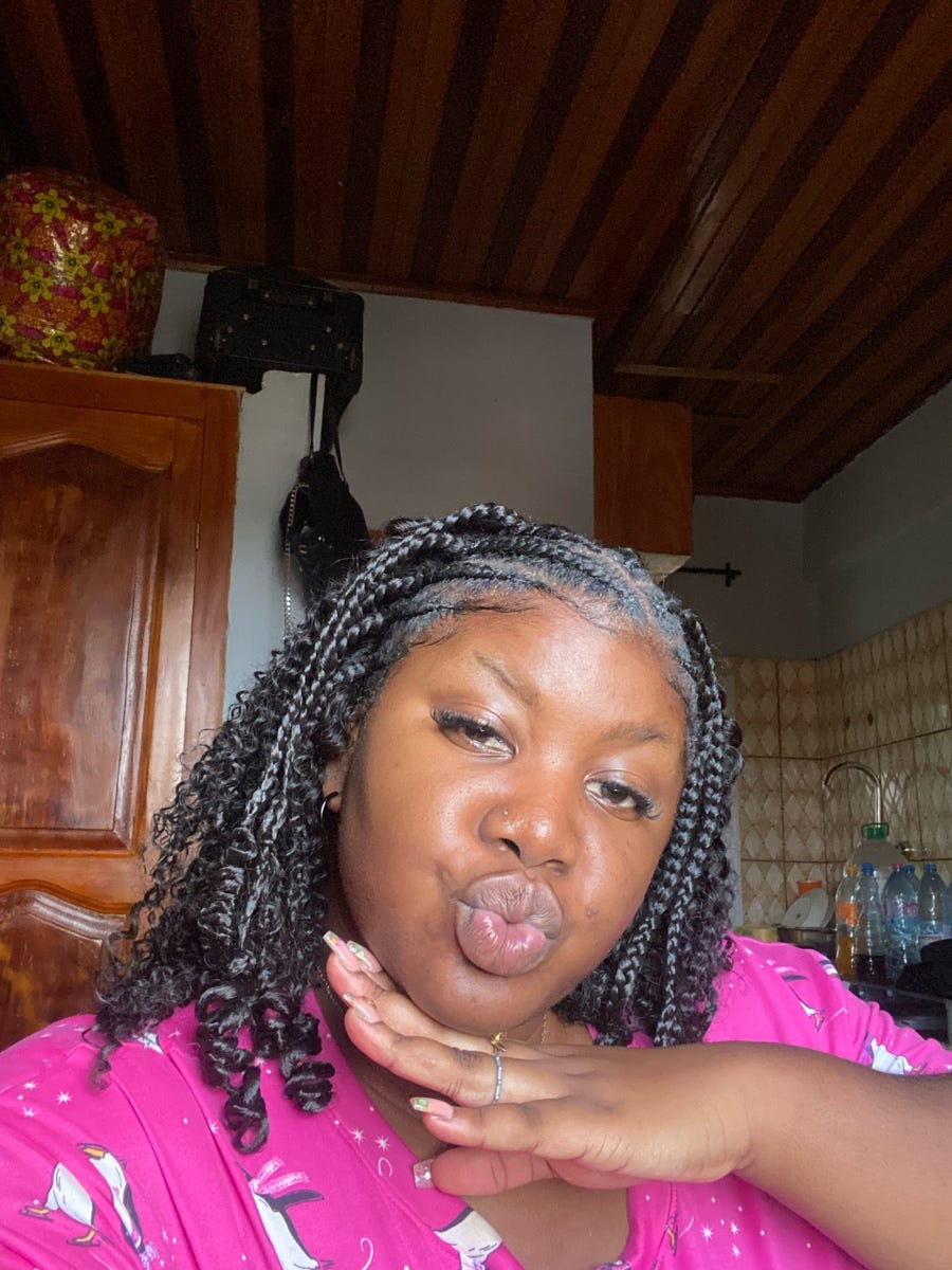 Manuella sabrina Ndongo bella – Medium