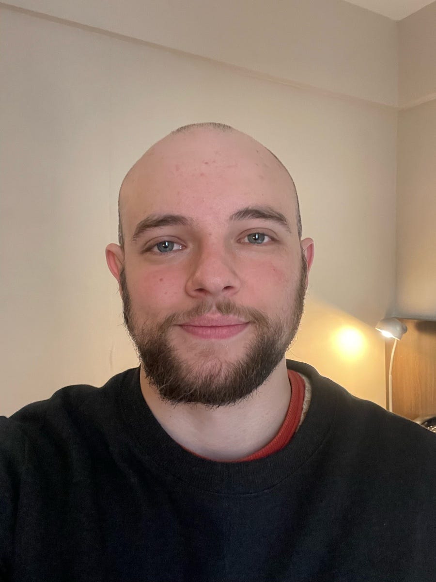 Luis Felipe – Medium