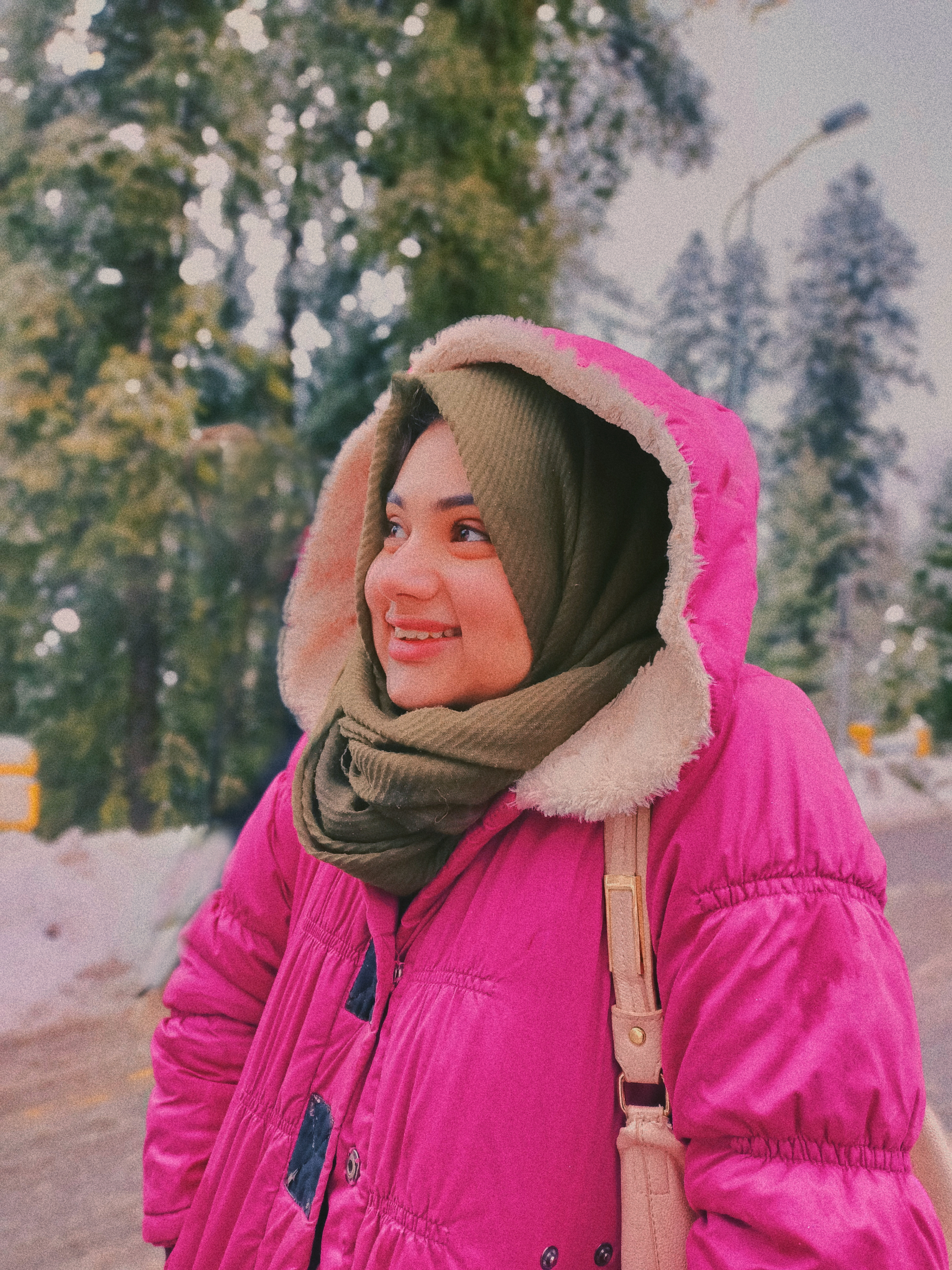 Haadia Mumtaz – Medium
