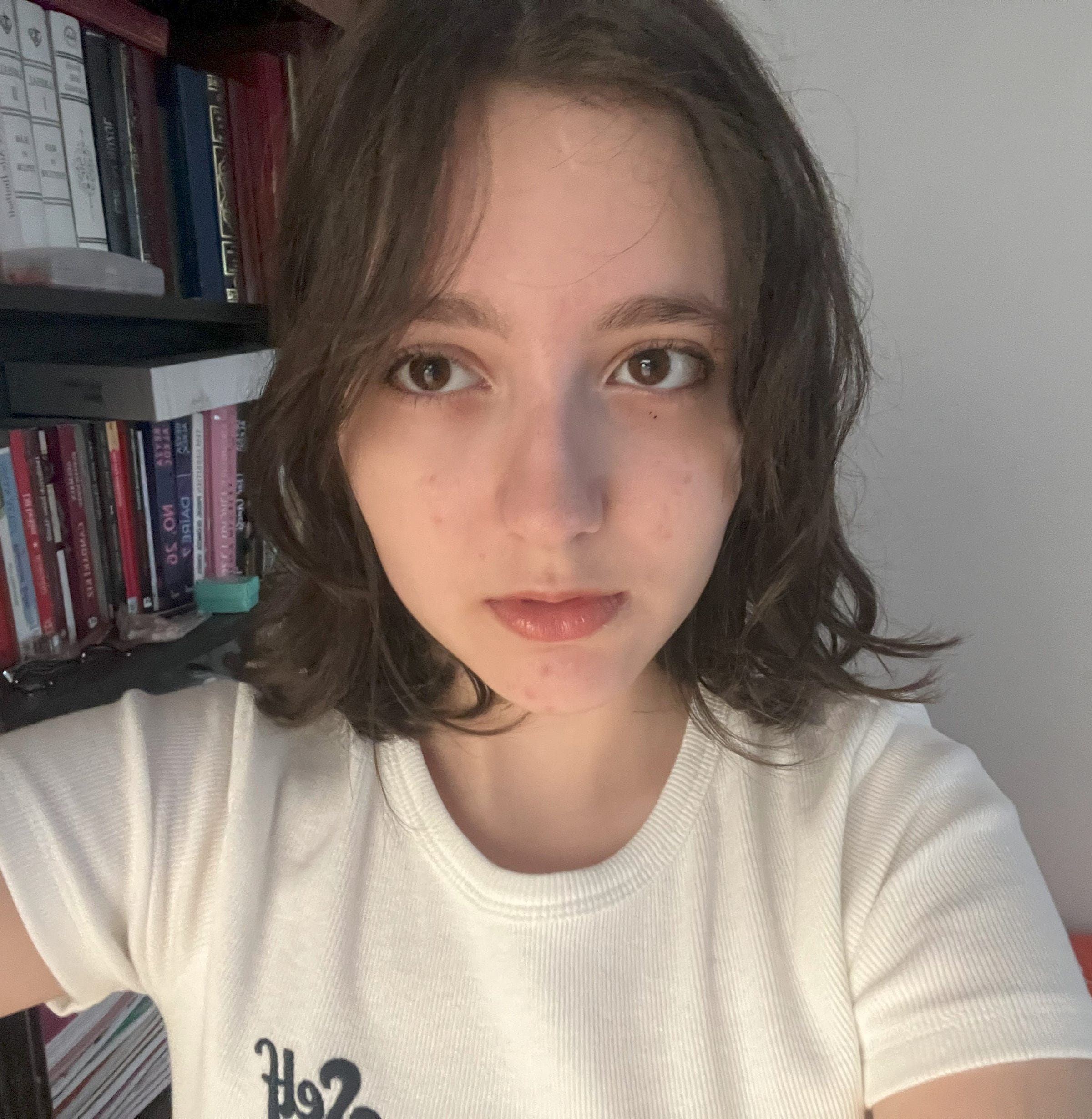 Kübra Ar – Medium