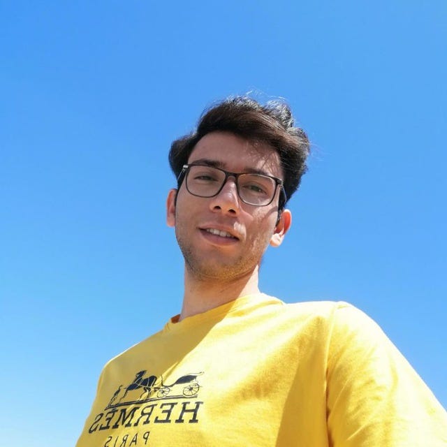 Elyas Hanafi – Medium