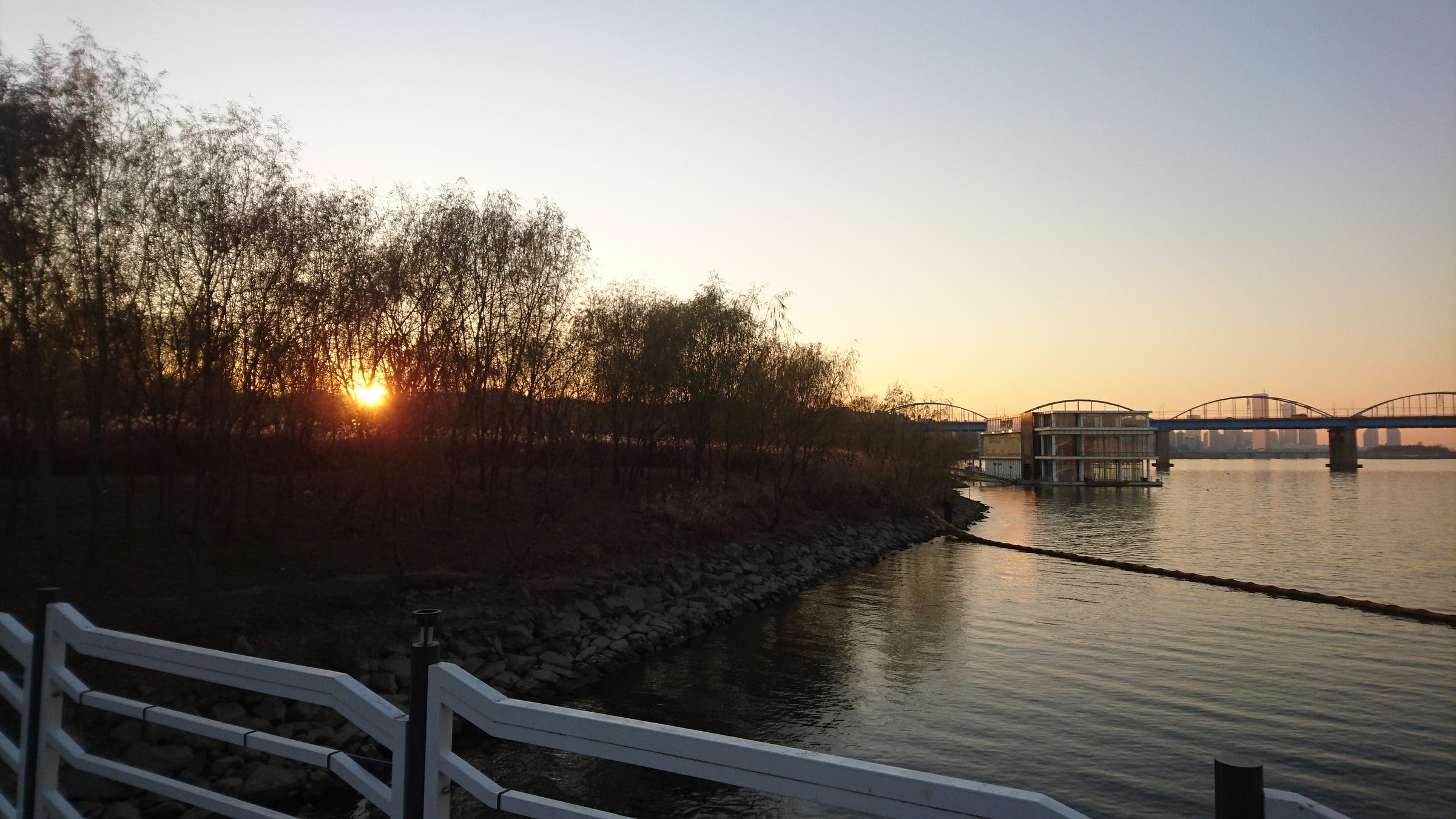 Jongyoun Lim – Medium