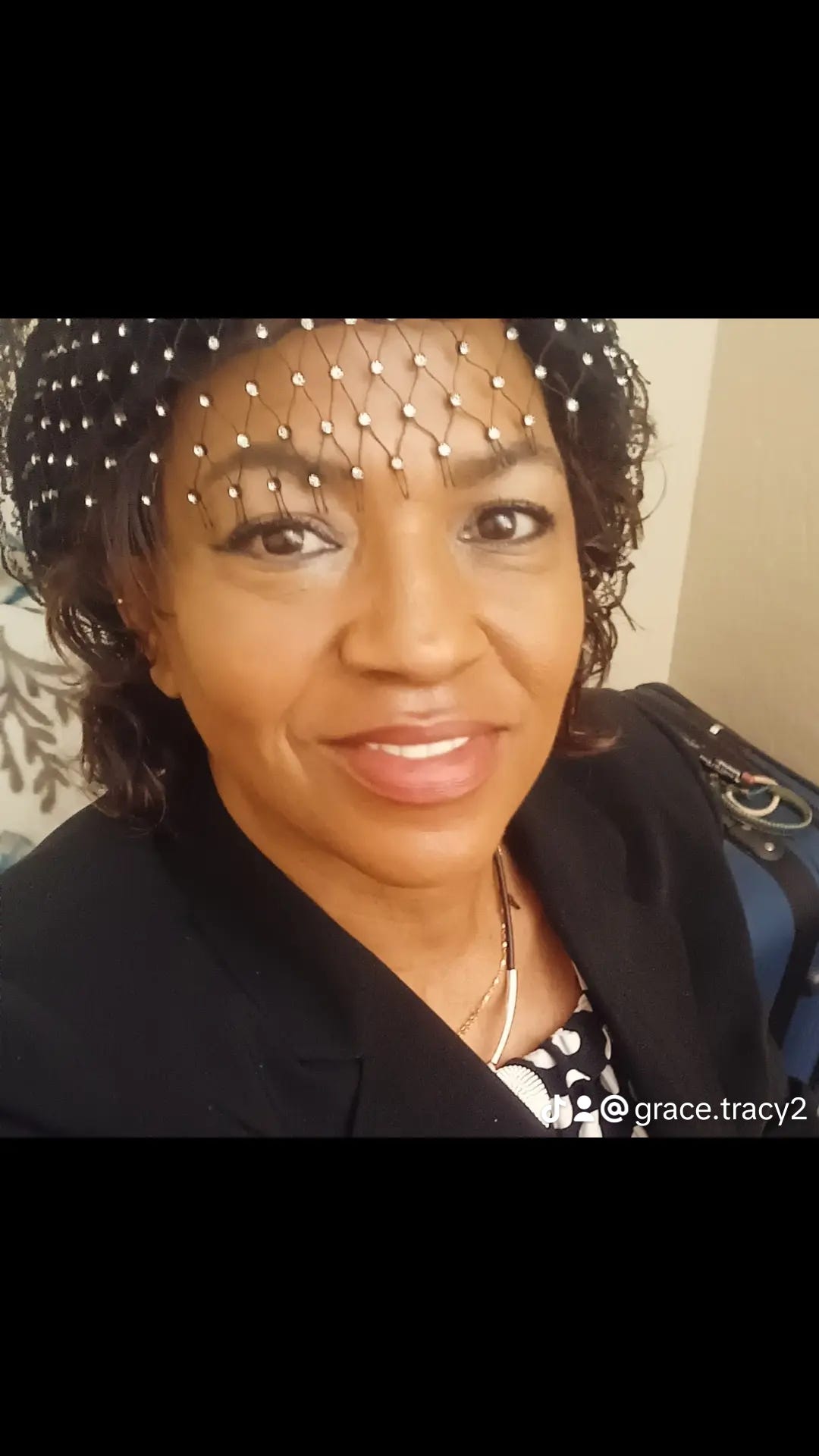 Grace,Tracy Banks – Medium