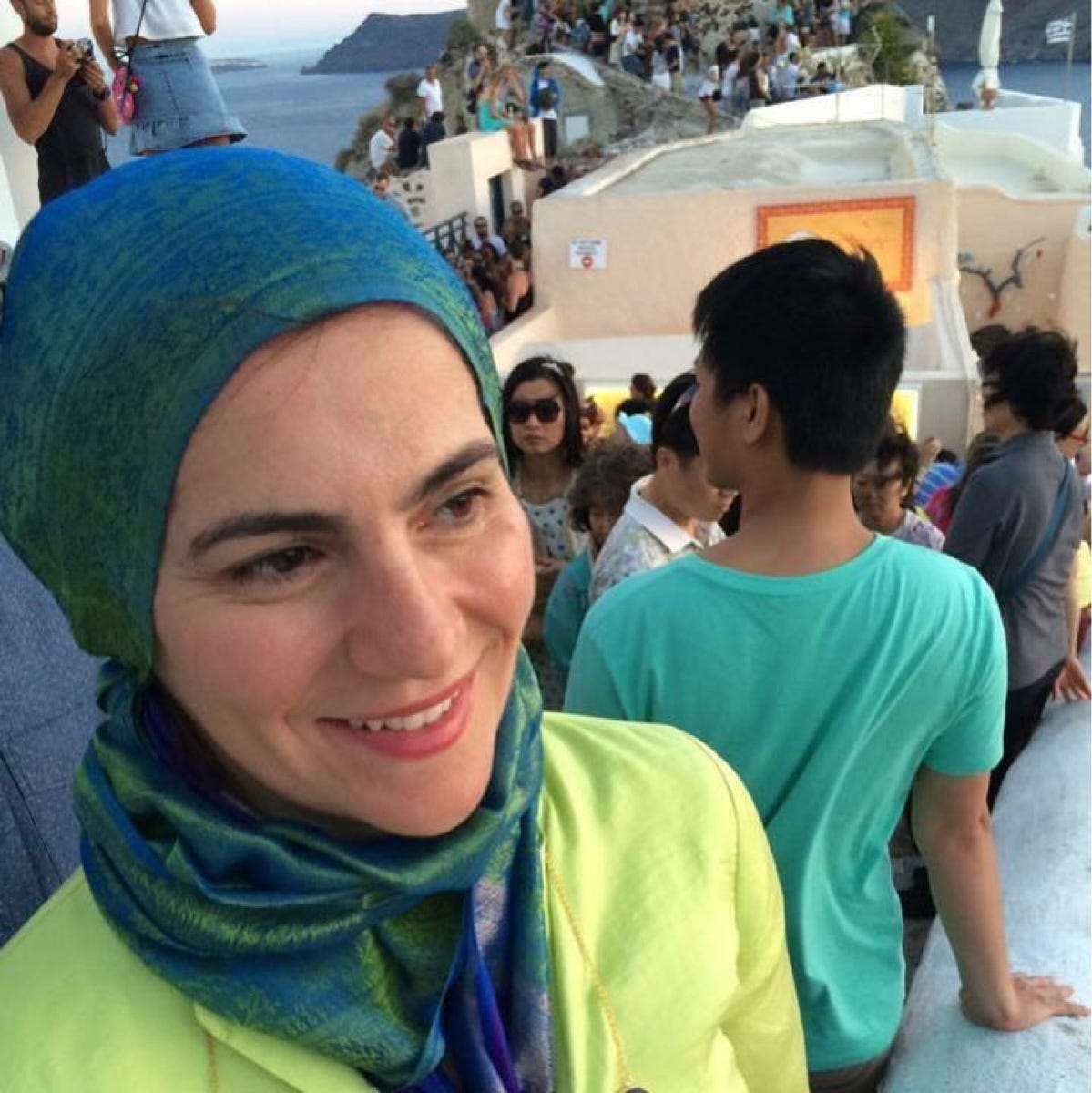 Suzanne Akhras – Medium