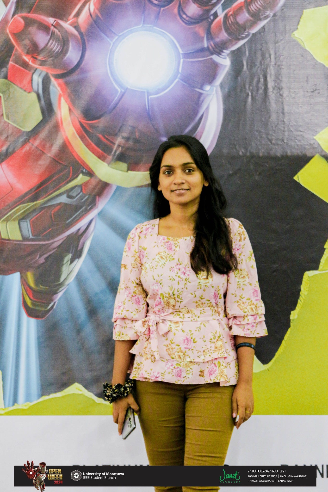 Risni Dheerasekara – Medium