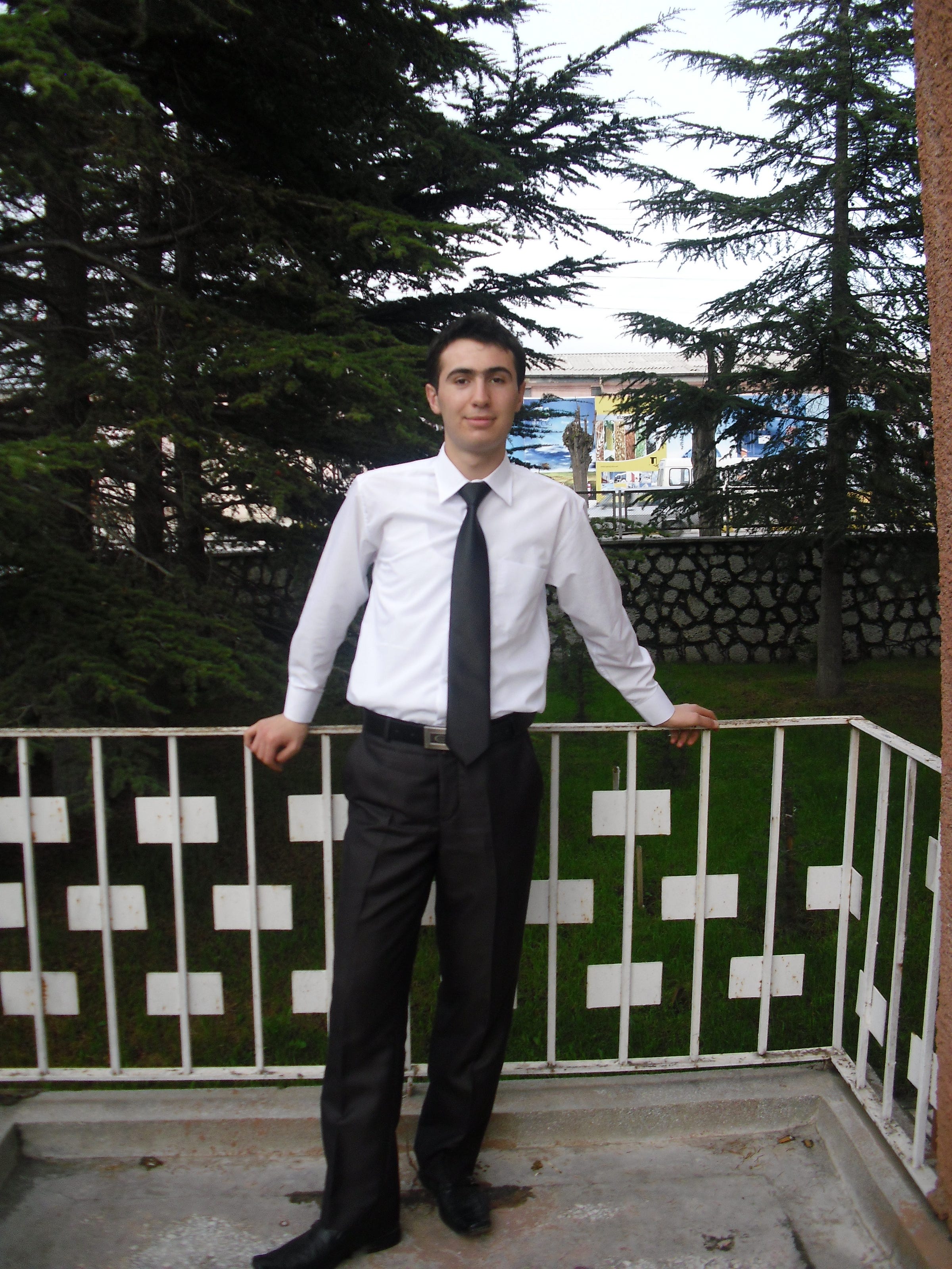Cihat Eser – Medium
