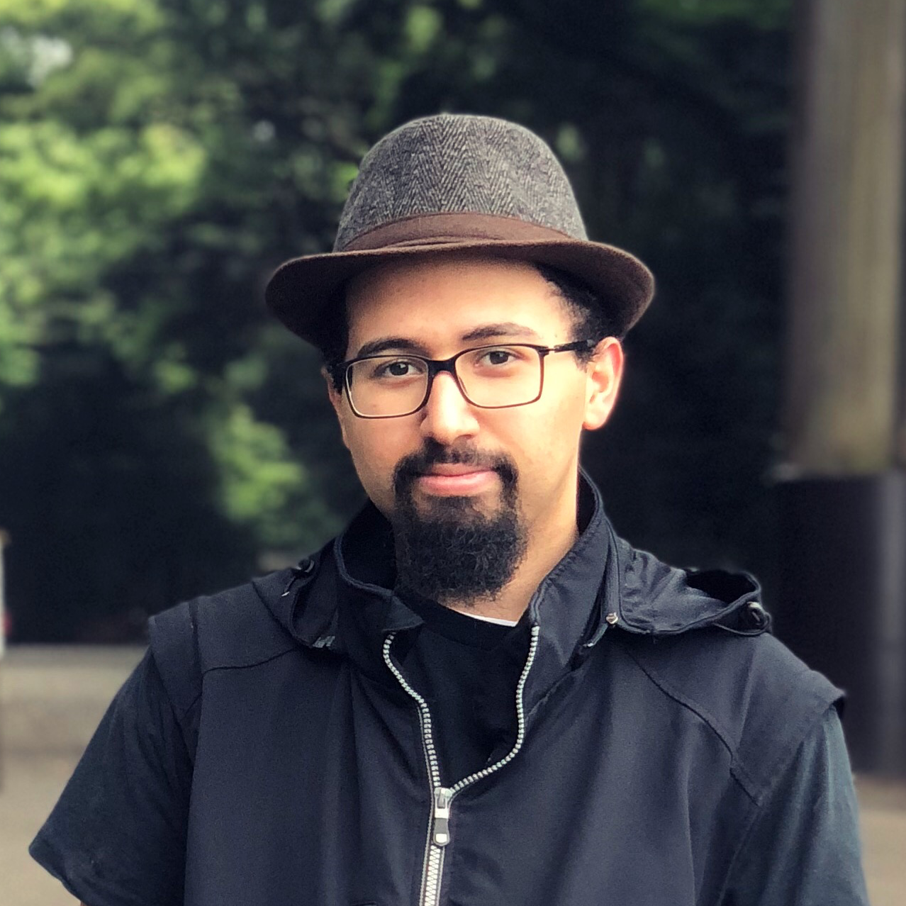Omar Bahareth – Medium