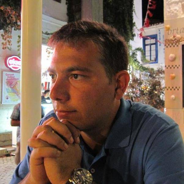 Altan Alpay – Medium