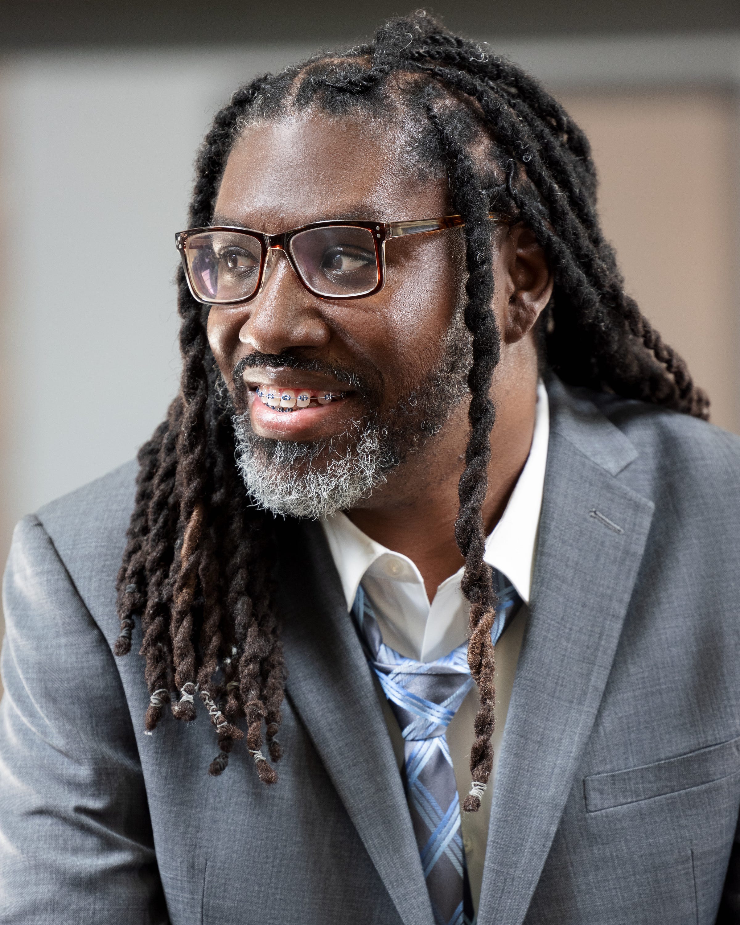 Larry Gray – Medium