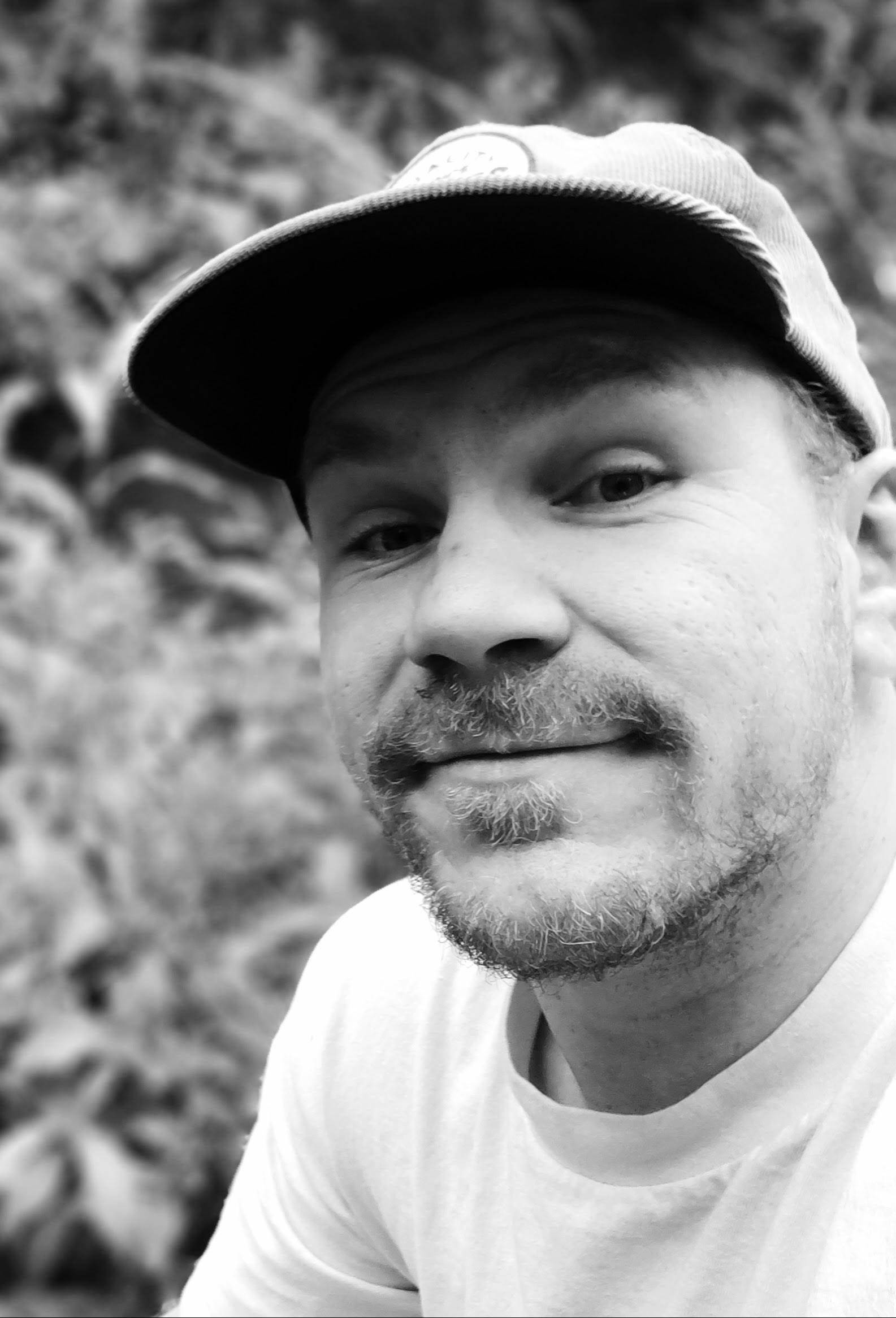 Grant Stoneking – Medium