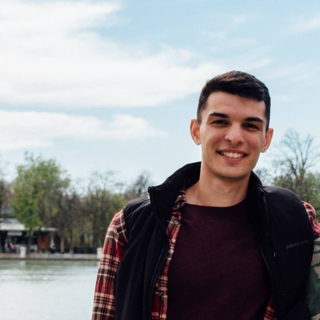 Zach Jiroun – Medium