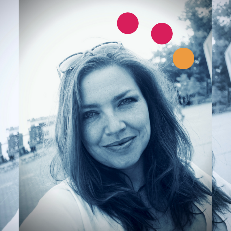 Julia Fallon – Medium