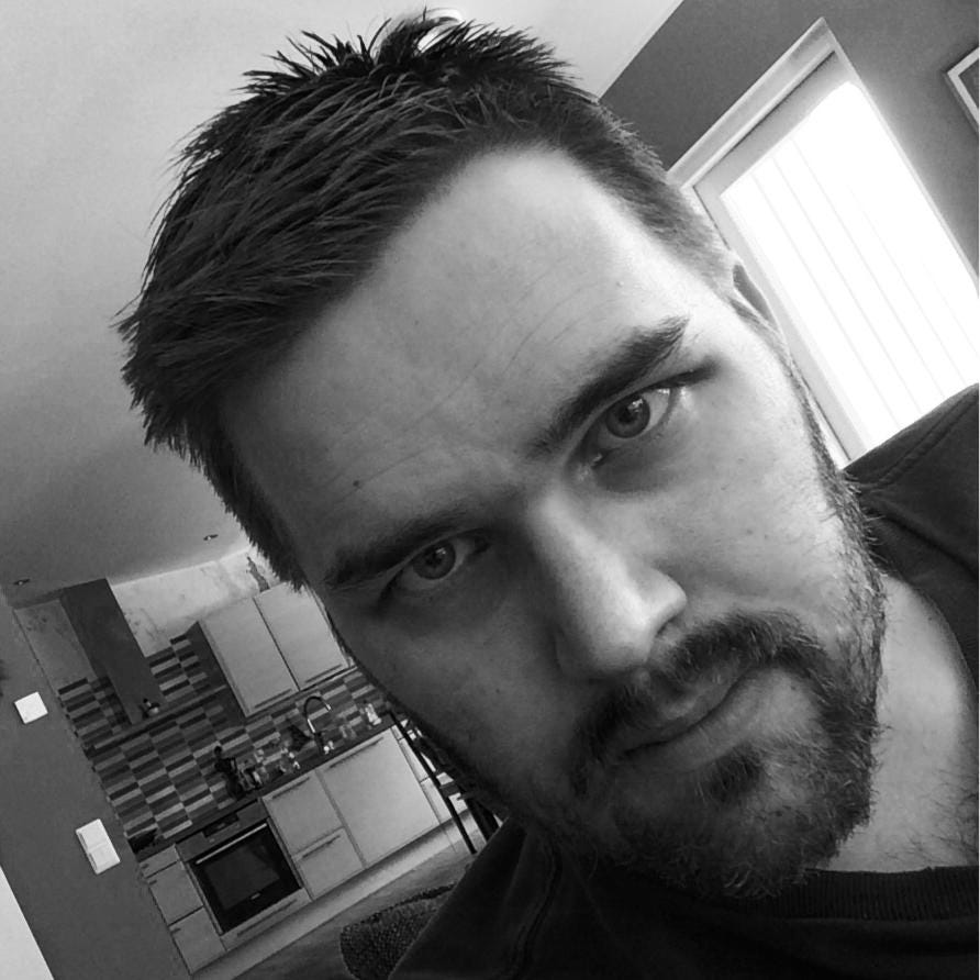 Johan Axelsson – Medium