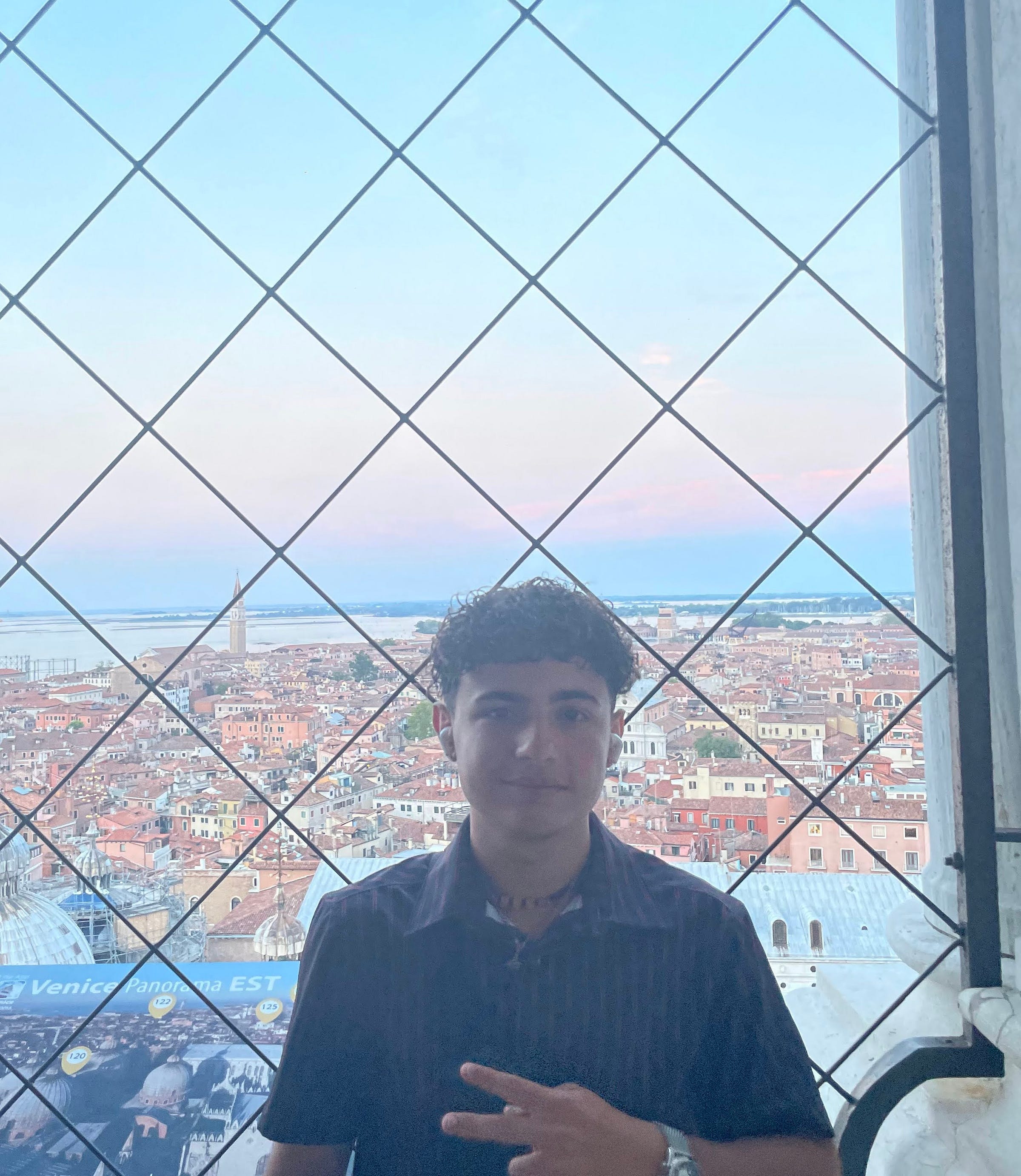Bryan Alexis – Medium