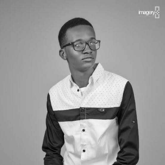 Andiyana William-Ubong – Medium