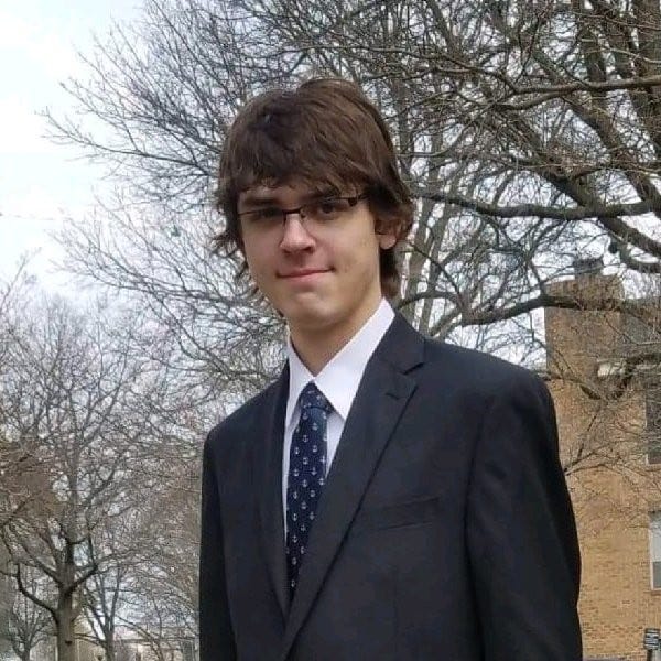 Luke Maxwell – Medium