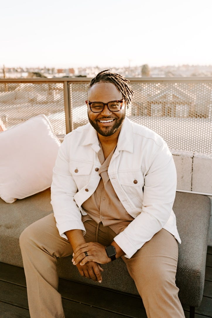 Jules Moore – Medium