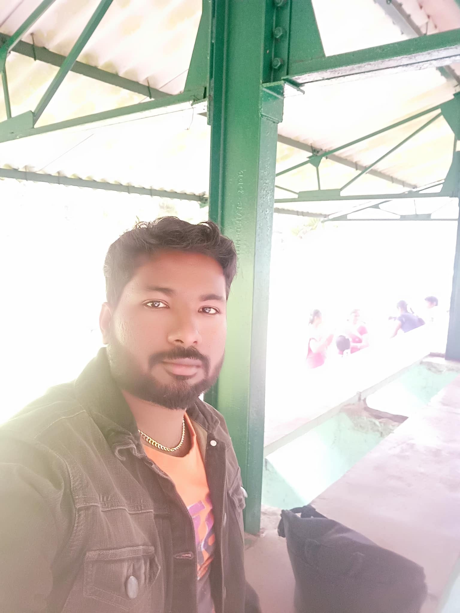 Justi Prabu – Medium