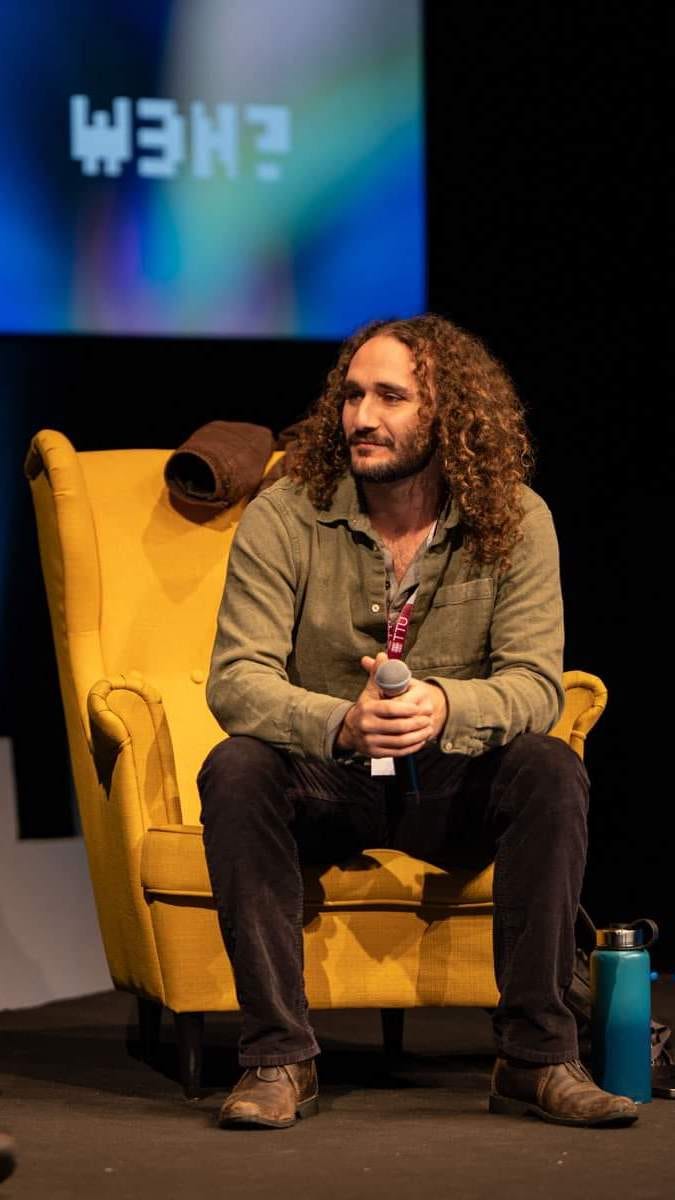 Eric Solomon – Medium
